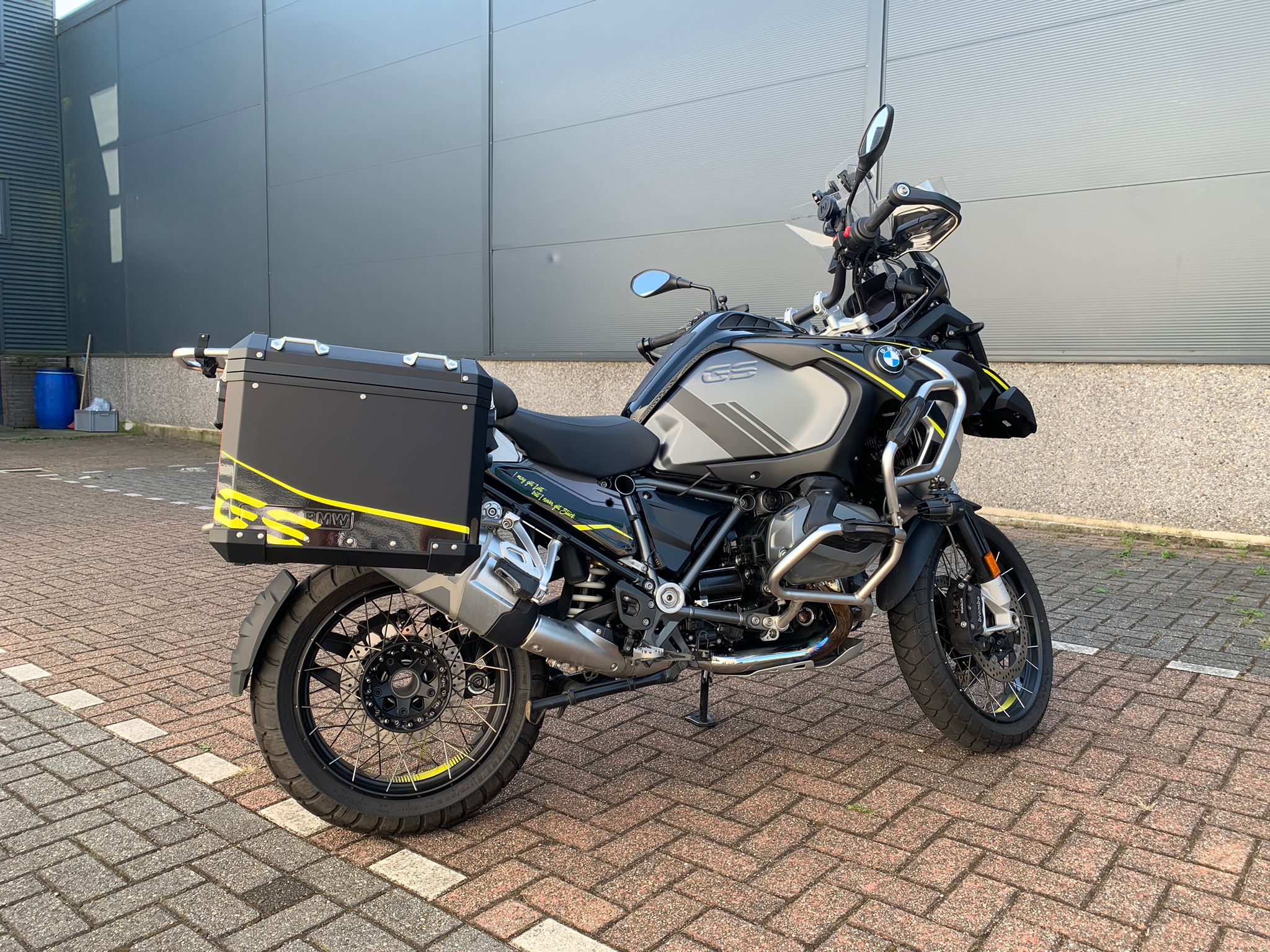 BMW R1250GS ADVENTURE THOM – Shred Graphics