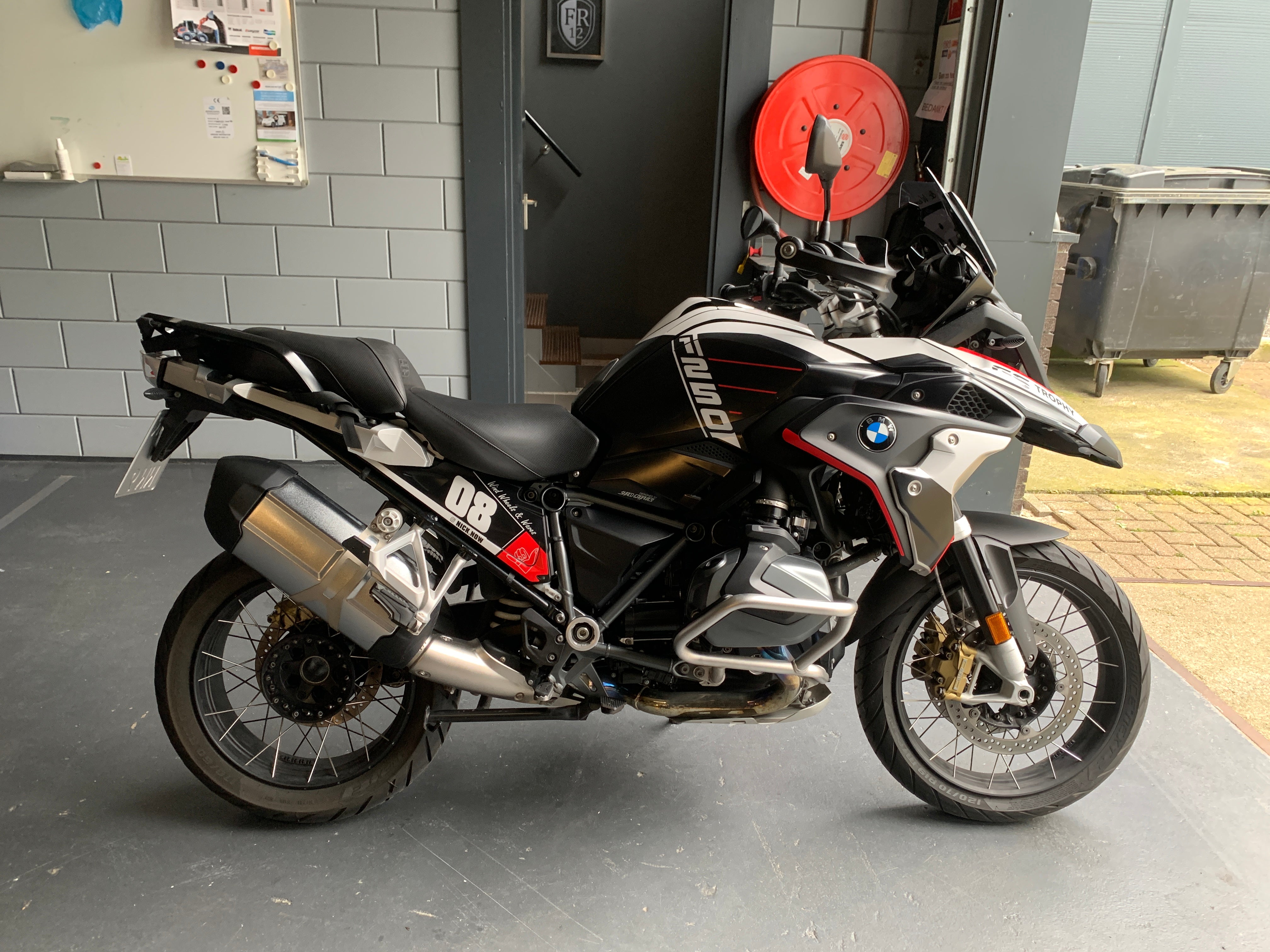 BMW R1250GS @NICK.NOW – Shred Graphics