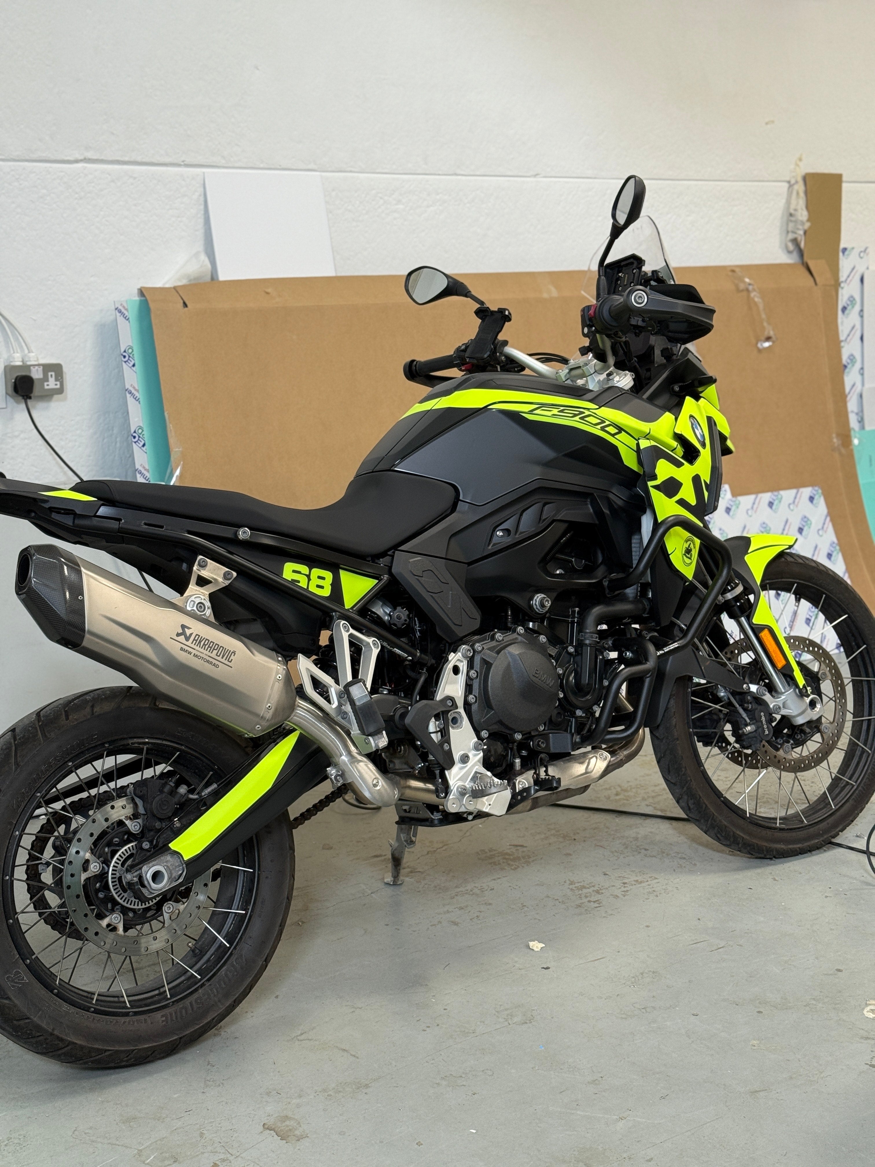 BMW F900GS - DOUG – Shred Graphics